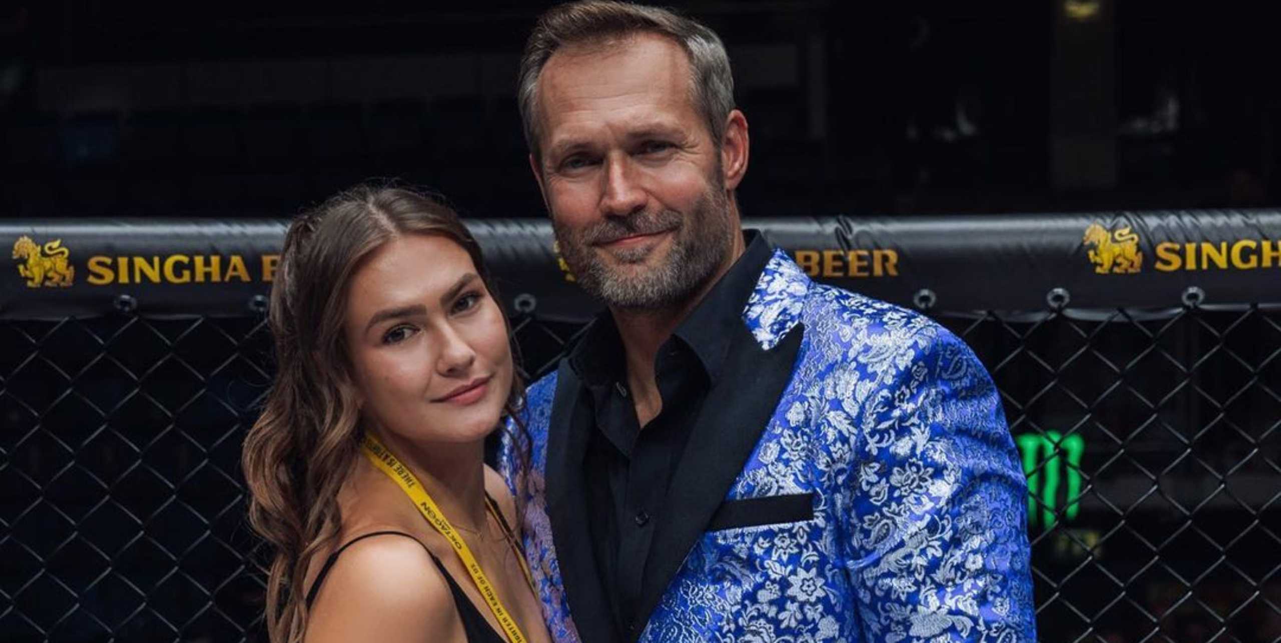 Trinity prozrazuje, jaké to je mít za šéfa svého otce promotéra ...